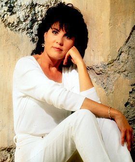Holly Dunn ~ Complete Biography with [ Photos | Videos ]